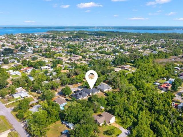 1607 Montana Ave, Lynn Haven, FL 32444