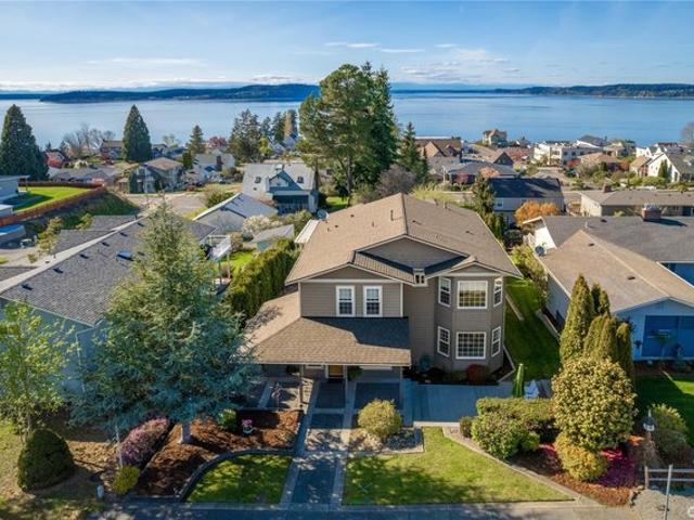 1607 Nisqually St, Steilacoom, WA 98388
