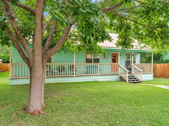 1607 Oatman St, Llano, TX 78643