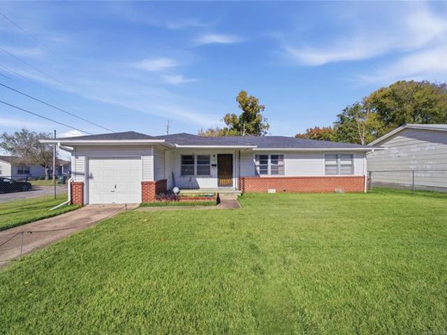 1607 A and M Dr, Okmulgee, OK 74447