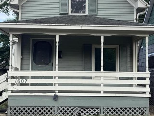 1607 Bailey St, Lansing, MI 48910