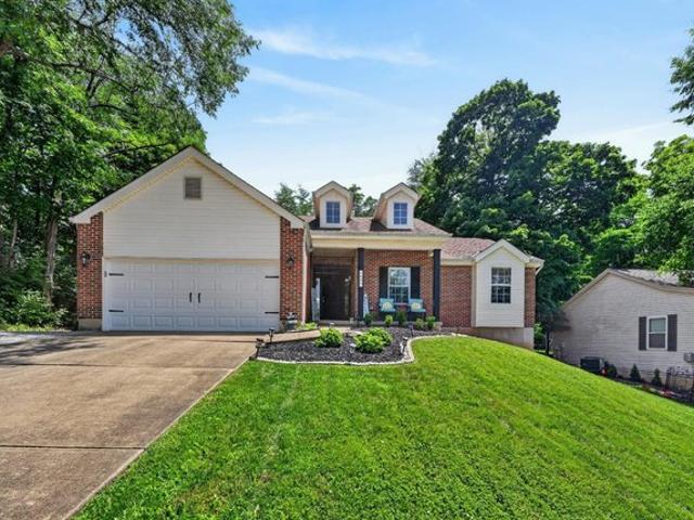 1607 Brook Ridge Circle Dr, Lawrenceburg, IN 47025