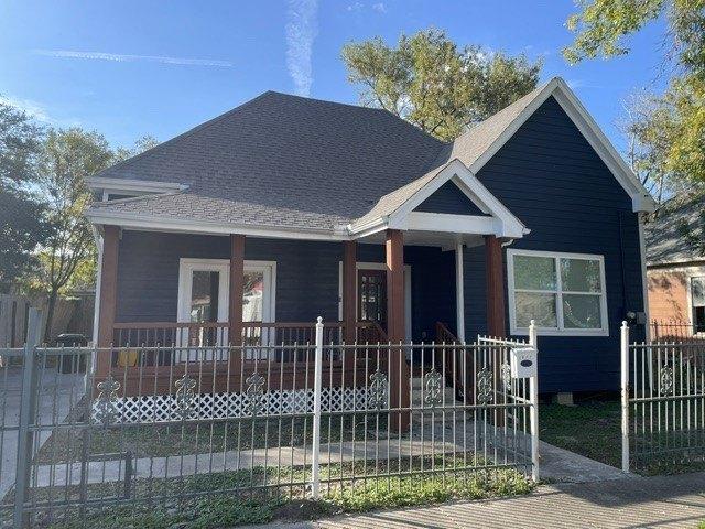 1607 Chapman St, Houston, TX 77009