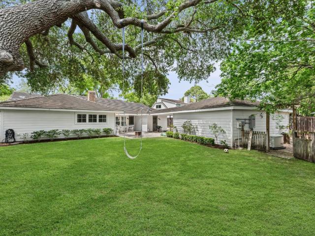 1607 Crystal Hills Drive