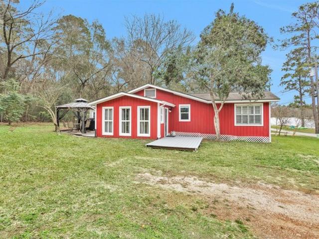 1607 E Pine Lake Cir, Conroe, TX 77316