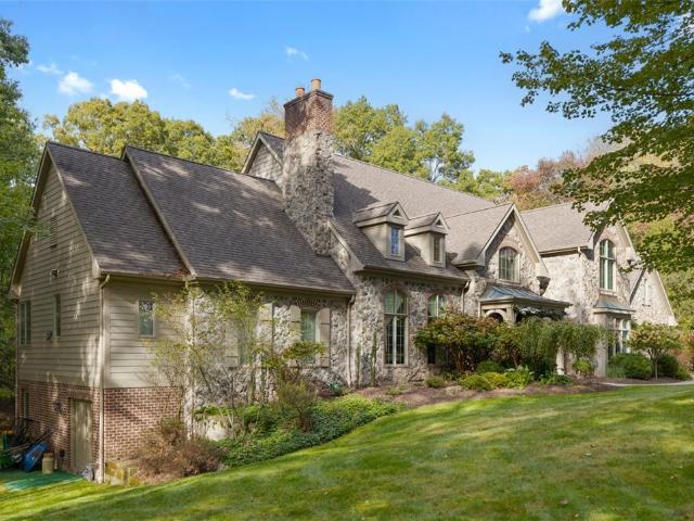 1607 Fieldstone Lane