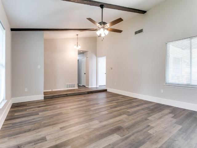 1607 Glenhill Lane