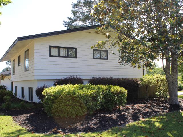 1607 Lakeshore Drive