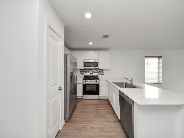 1607 Red Oak Drive