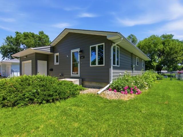 1607 S 6th St, Aberdeen, SD 57401