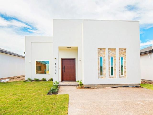 1607 Secretaria Ln, Laredo, TX 78046