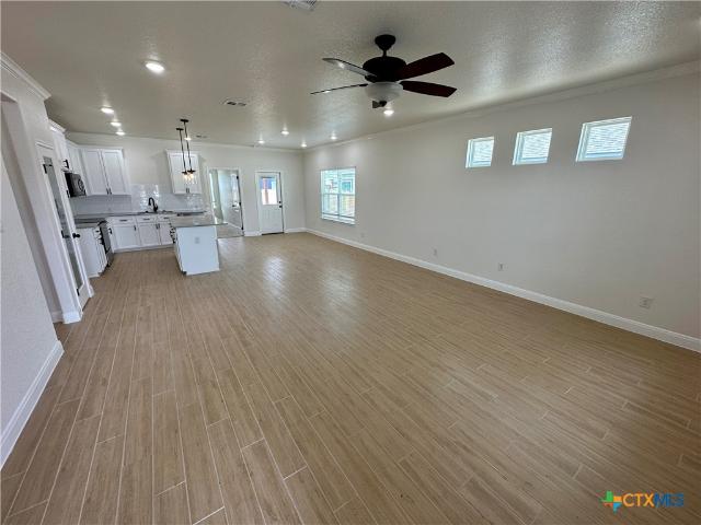 1607 Sideoats Lane