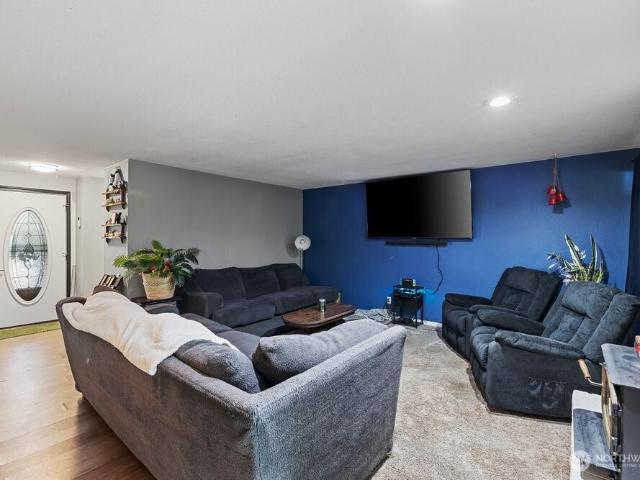 1607 W 46th Avenue