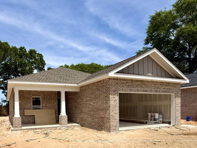1607A 26th St, Niceville, FL 32578