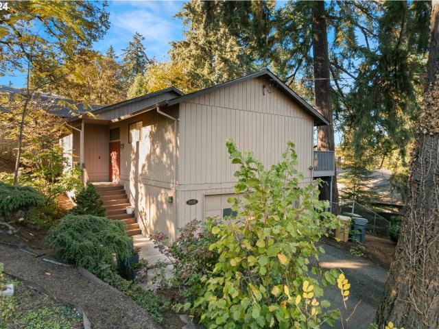 16081 Pearcy St, Lake Oswego, OR 97034 | MLS #24049 | Compass