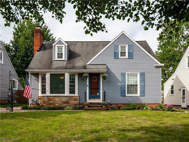 16087 Brinbourne Ave, Middleburg Heights, OH 44130