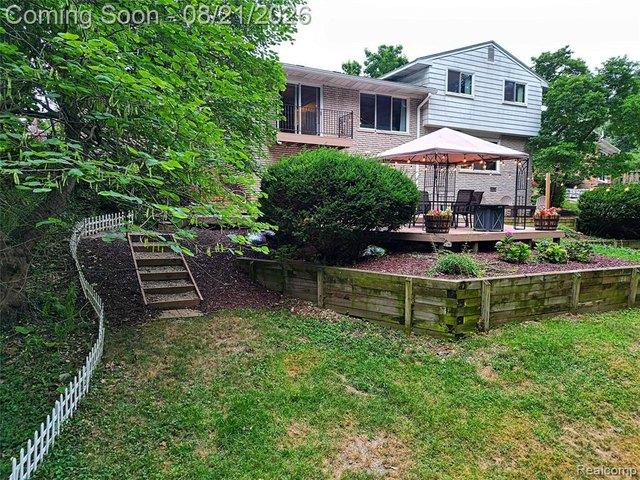 16087 Riverside St, Livonia, MI 48154