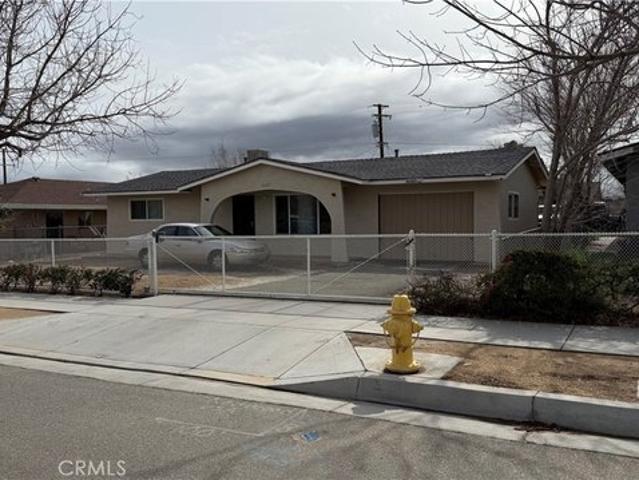 16087 Spruce St, Hesperia, CA 92345