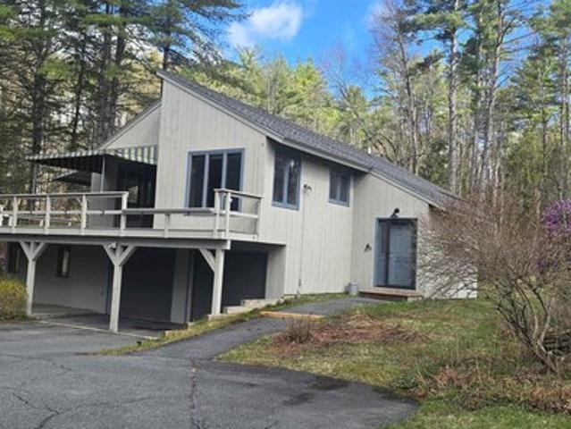 1608 Marsh Family Rd, Hartford, VT 05059