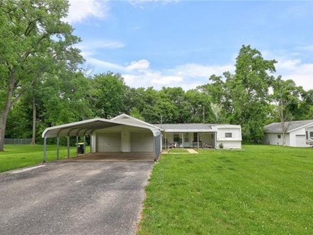 1608 Moorwood Dr, Decatur, IL 62521