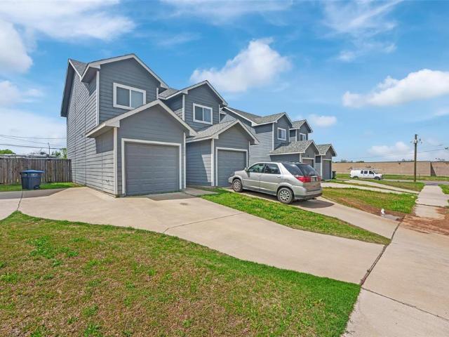 1608 Ash Crescent Street
