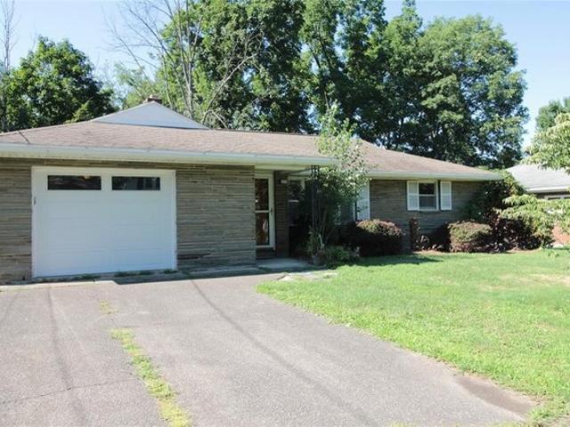 1608 Butternut Dr, Vestal, NY 13850