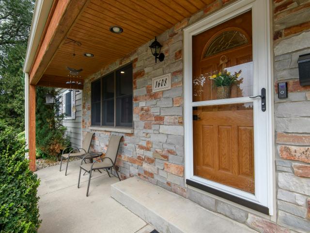 1608 Beverly Ln