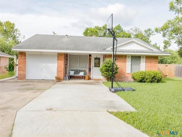1608 Bexar Ave, Victoria, TX 77901