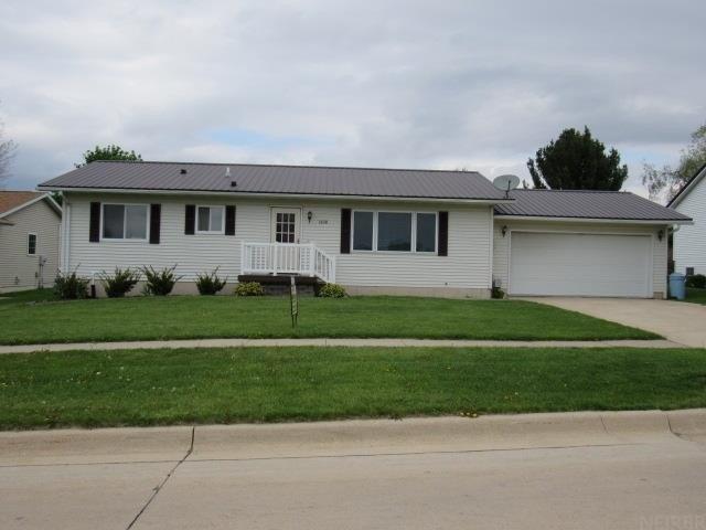 1608 Breca Ridge Dr, Anamosa, IA 52205