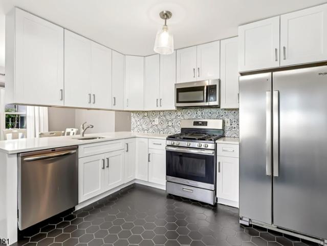 1608 Cypress Ln