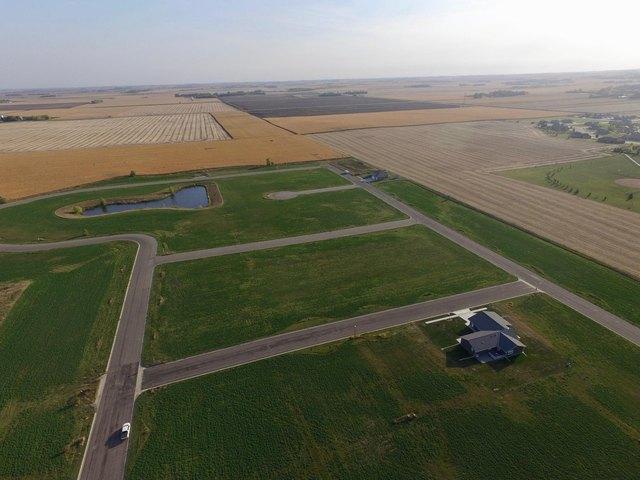 1608 Diamond Dr, Marshall, MN 56258