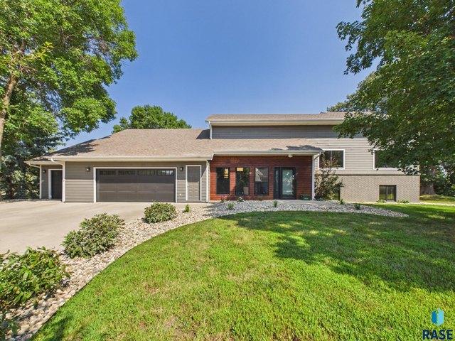 1608 E Rushmore Dr, Brandon, SD 57005