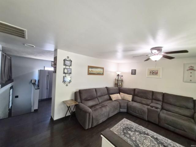 1608 Hickory Place