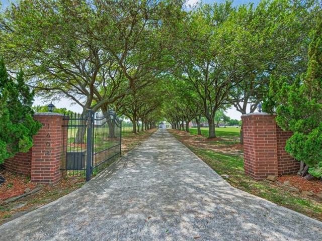 1608 Krenek Rd, Crosby, TX 77532