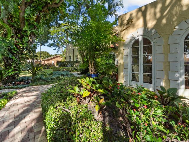 1608 Lake Ave, West Palm Beach, FL 33401 | MLS #R11134 | Compass