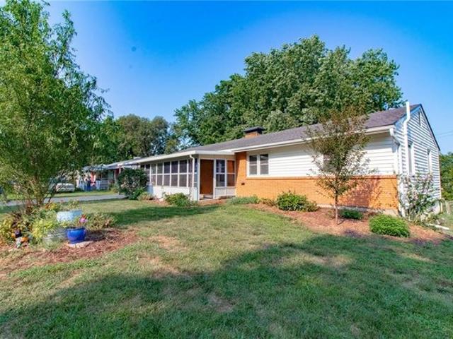 1608 Lee Ln, Pleasant Hill, MO 64080