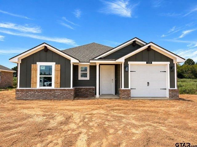 1608 Ridgeway Ln, Whitehouse, TX 75791