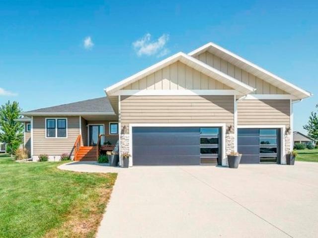 1608 Stover Ave, Spirit Lake, IA 51360