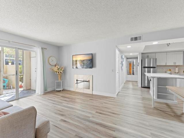 1608 Sunny Brook Ln NE #E103, Palm Bay, FL 32905