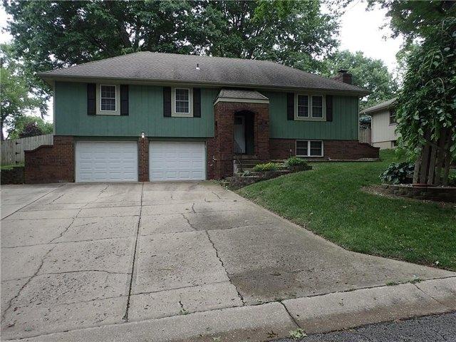 1608 SW 20th St, Blue Springs, MO 64015