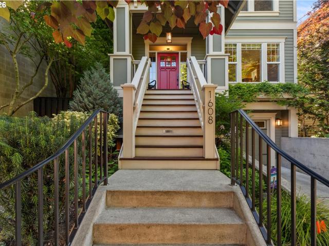 1608 SE 20TH AVE
