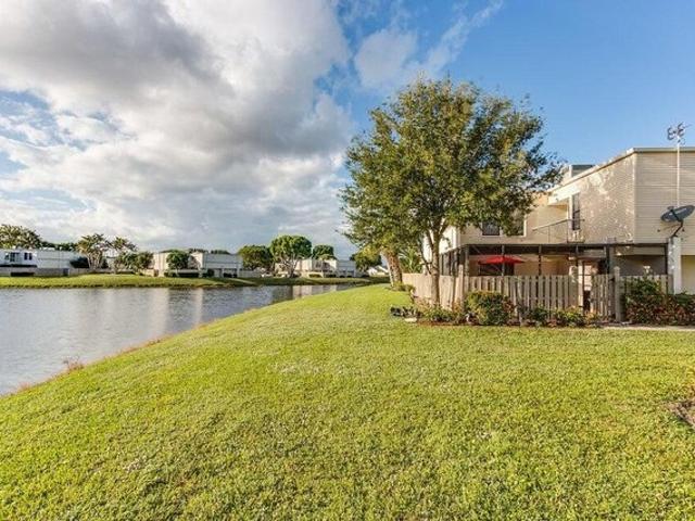 1608 Shaker Cir, Wellington, FL 33414