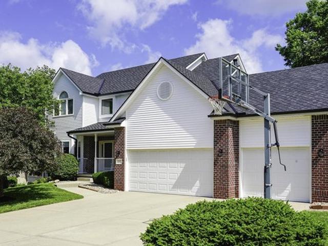 1608 Skyline Dr, Council Bluffs, IA 51503