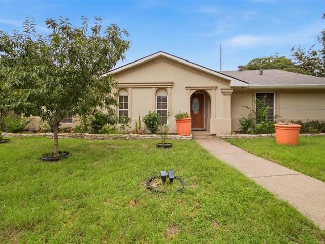 1608 University Dr, Richardson, TX 75081
