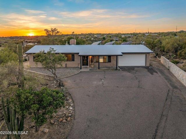 1608 W Placita Montuoso, Tucson, AZ 85737