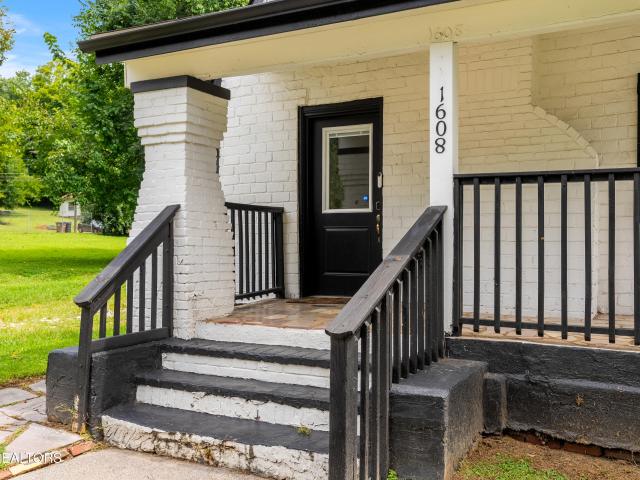 1608 Wilder Place