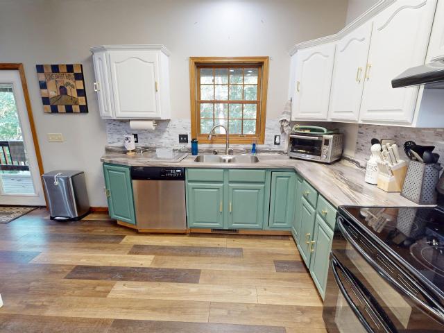 1608 Woodside Circle