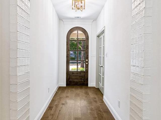 1609 Belle Place