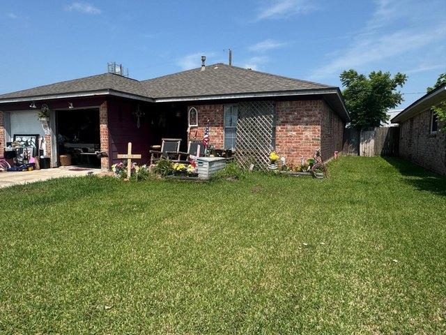 1609 Canary Cir, League City, TX 77573