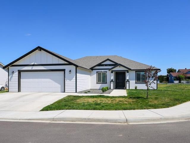 1609 Diamond Ave, Grandview, WA 98930